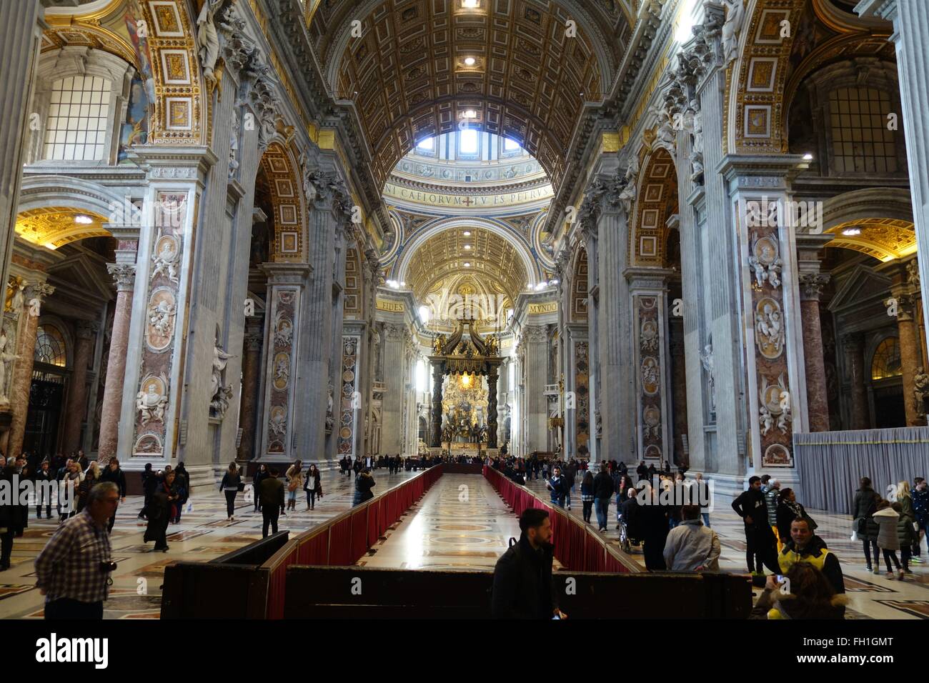 Vatican - St. Peter's Basilica inside 21.12.2015 Stock Photo - Alamy