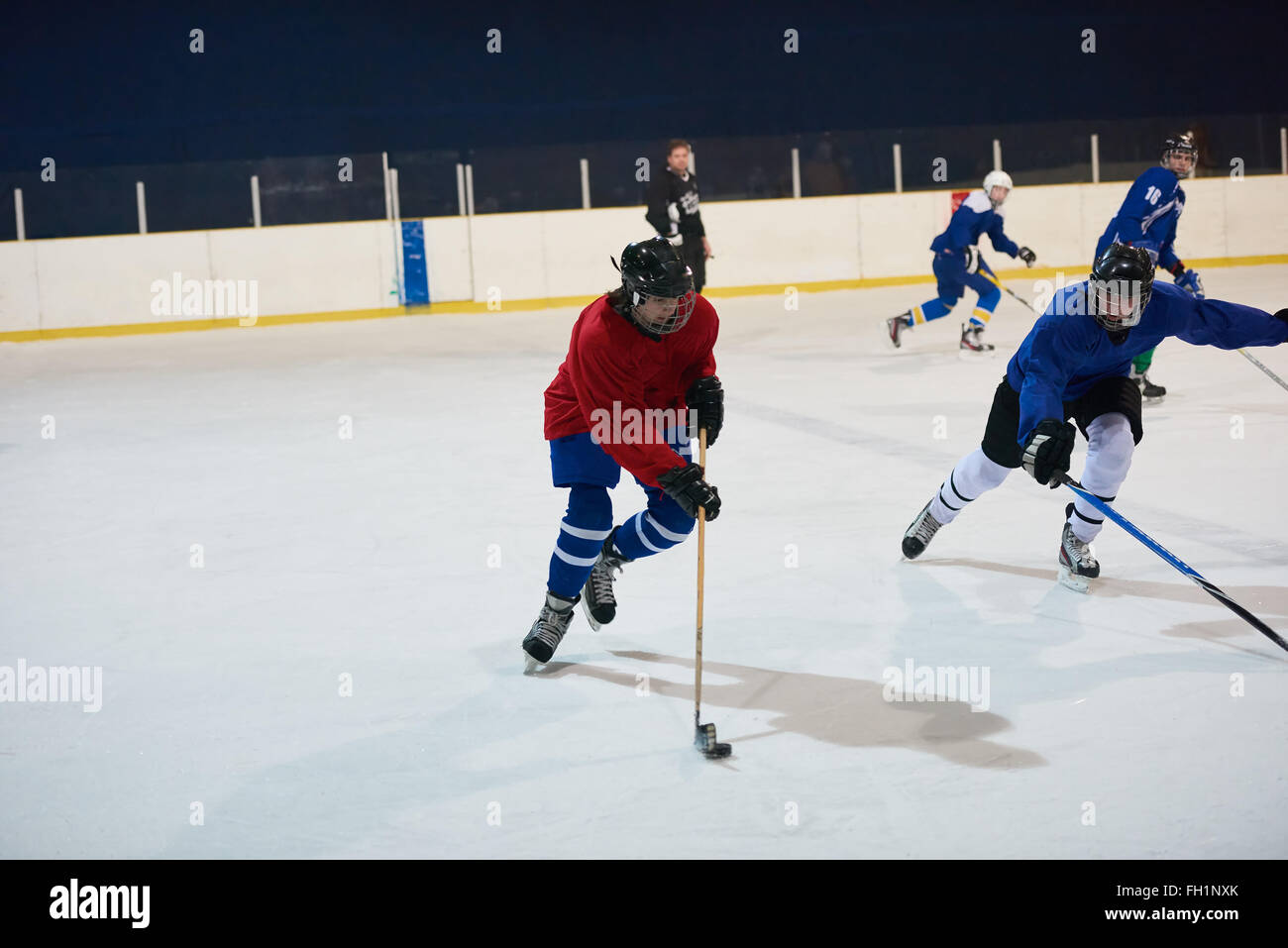 ice hockey sport players Stock Photo - Alamy