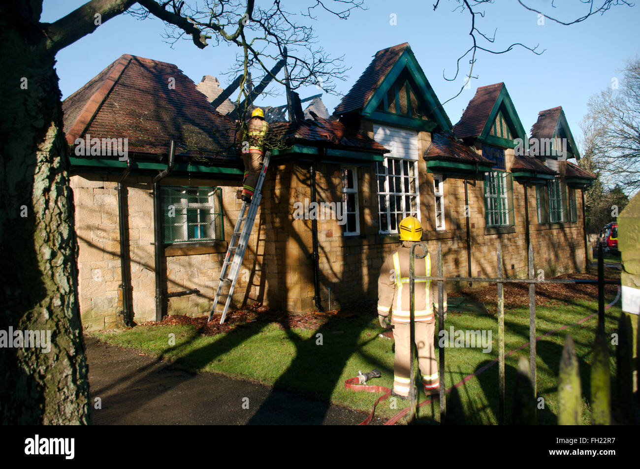 100 year old church hi-res stock photography and images - Alamy