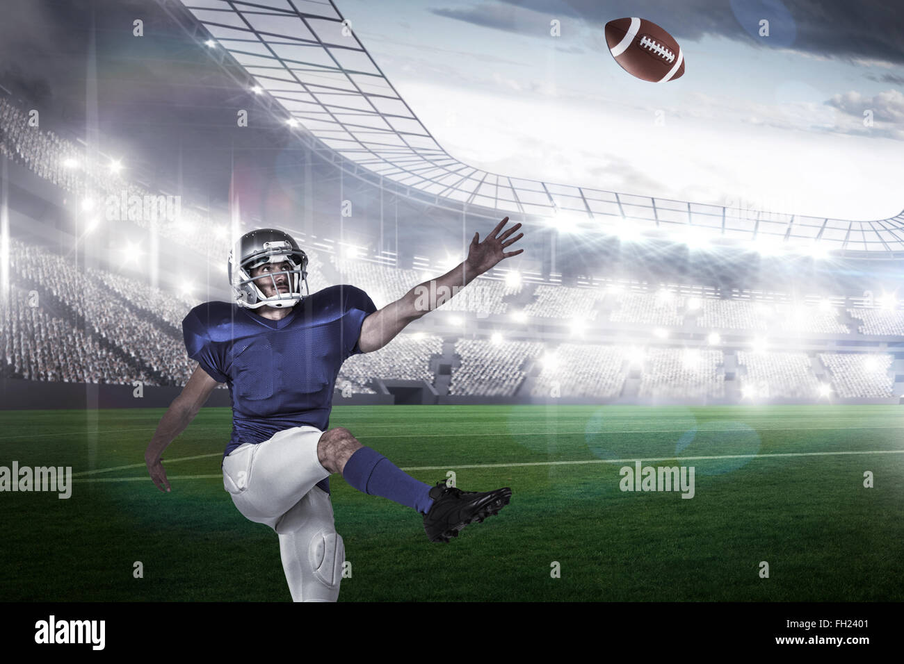 Fans kicking football sport hi-res stock photography and images - Alamy