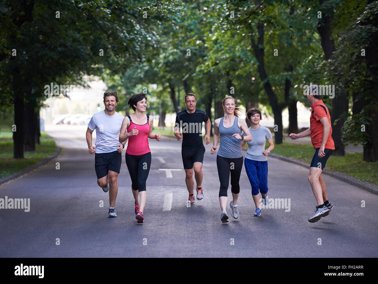 people group jogging Stock Photo - Alamy