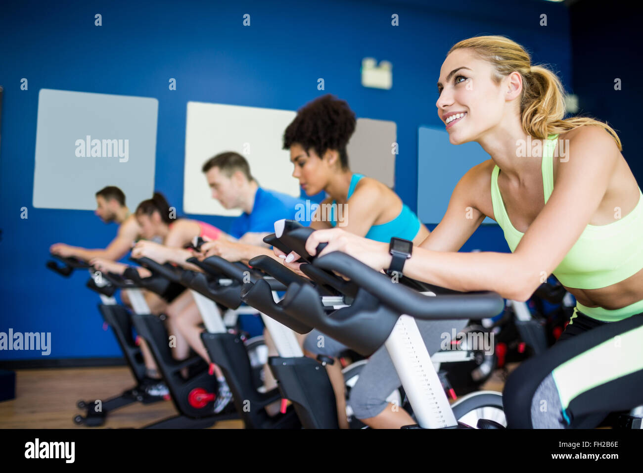 Spin gym class hi-res stock photography and images - Alamy