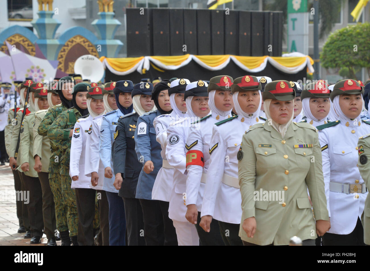 Bandar Seri Begawan, Brunei. 23rd Feb, 2016. Bruneian female army ...