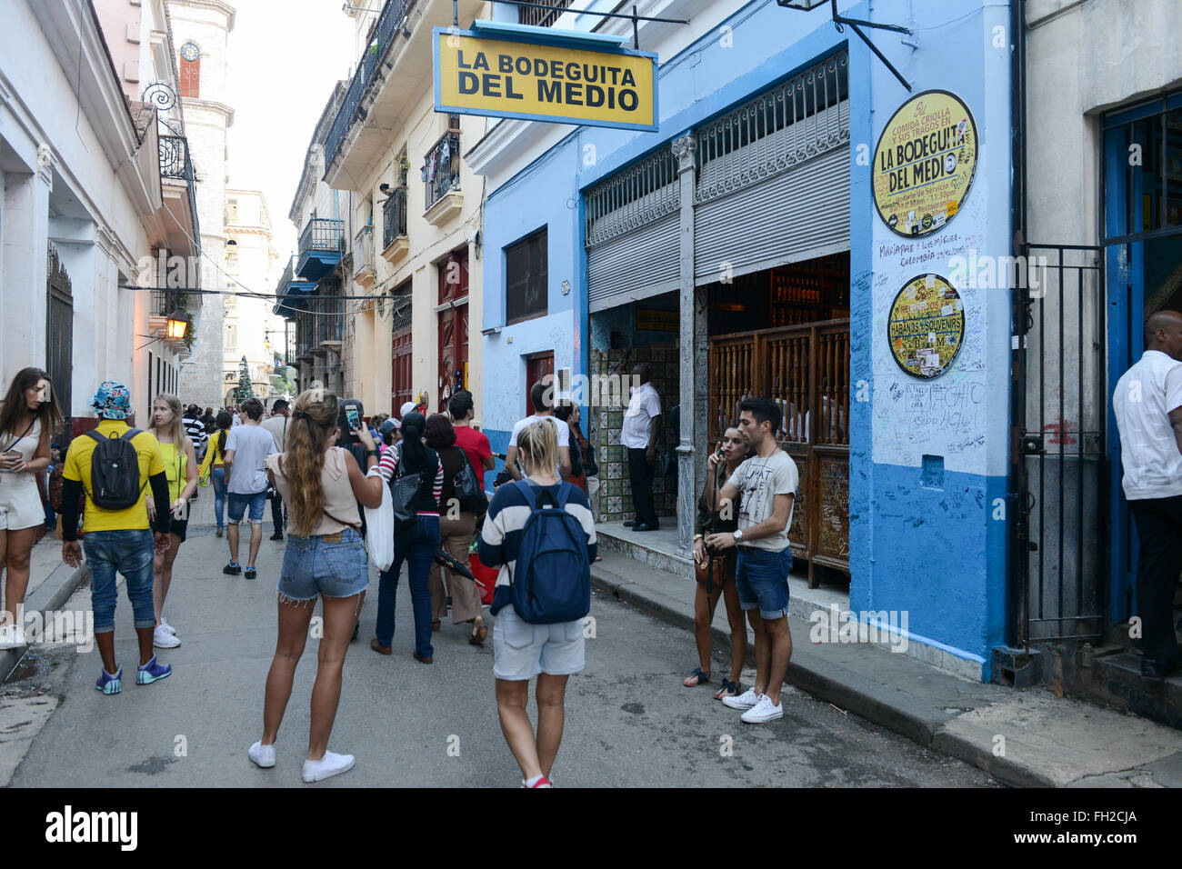 Cuban bodega hi-res stock photography and images - Alamy