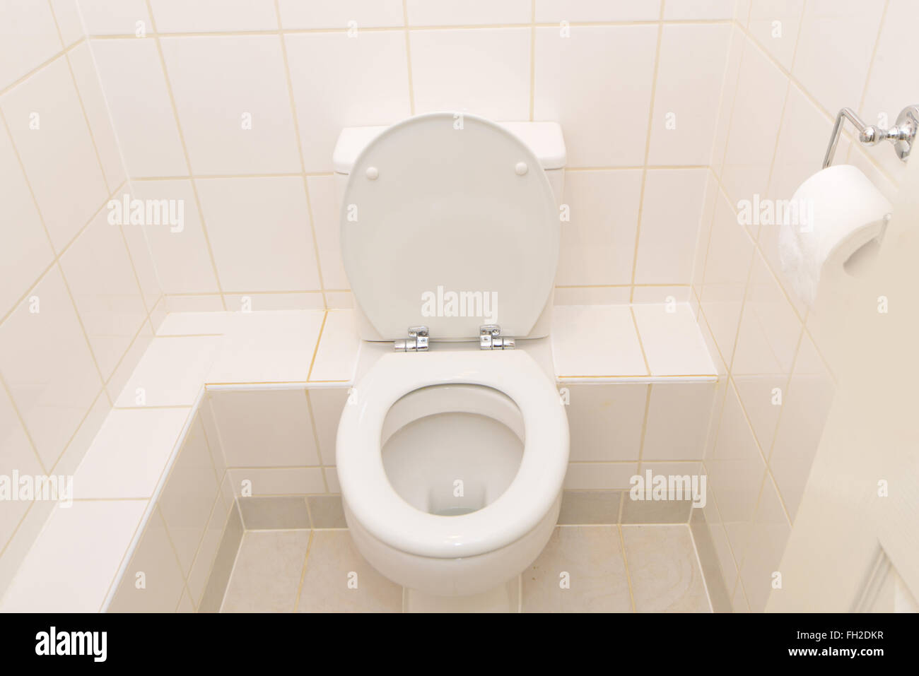 A toilet in a small rest room in the UK Stock Photo - Alamy