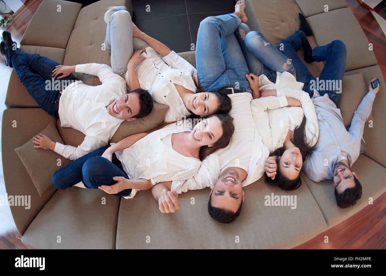 Relaxed crowd hi-res stock photography and images - Alamy