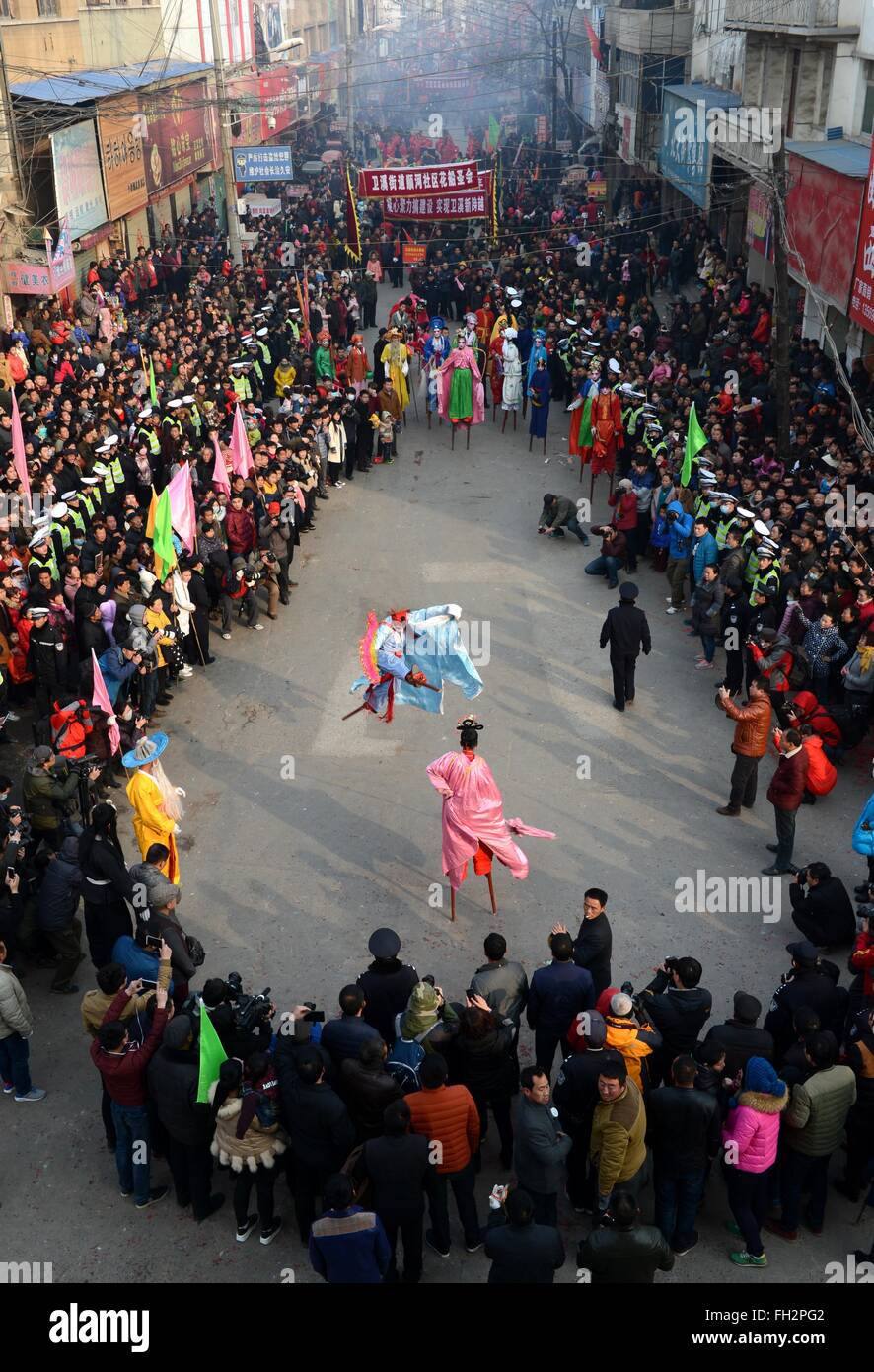Zhengzhou, China's Henan Province. 23rd Feb, 2016. Rural folk ...