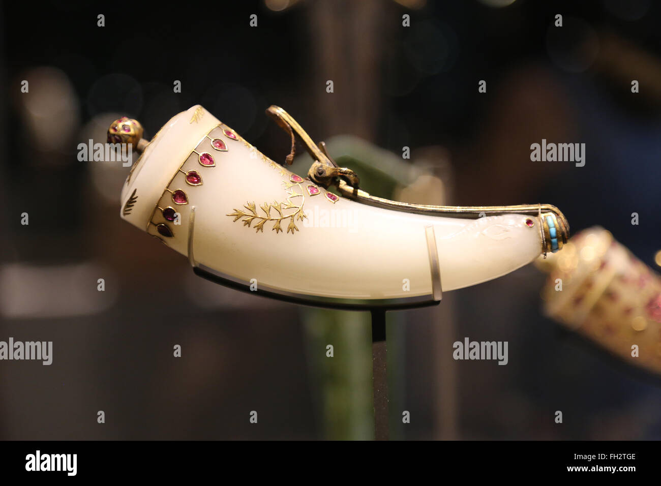 Indian Islamic. Weapon. Powder horns. India. 17th century. Louvre ...