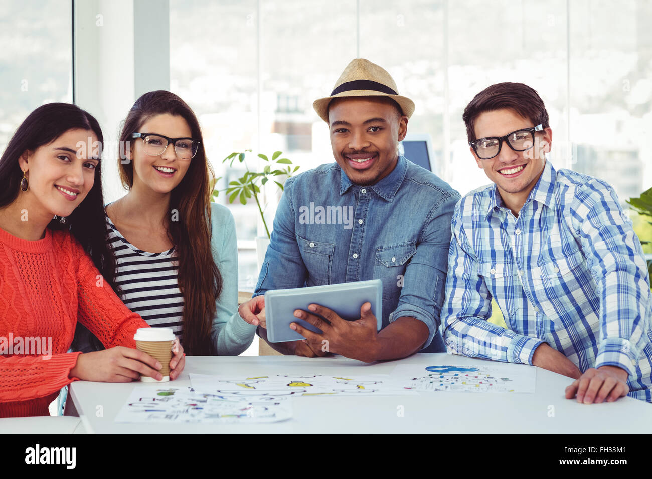 Cup of tea together workers hi-res stock photography and images - Alamy