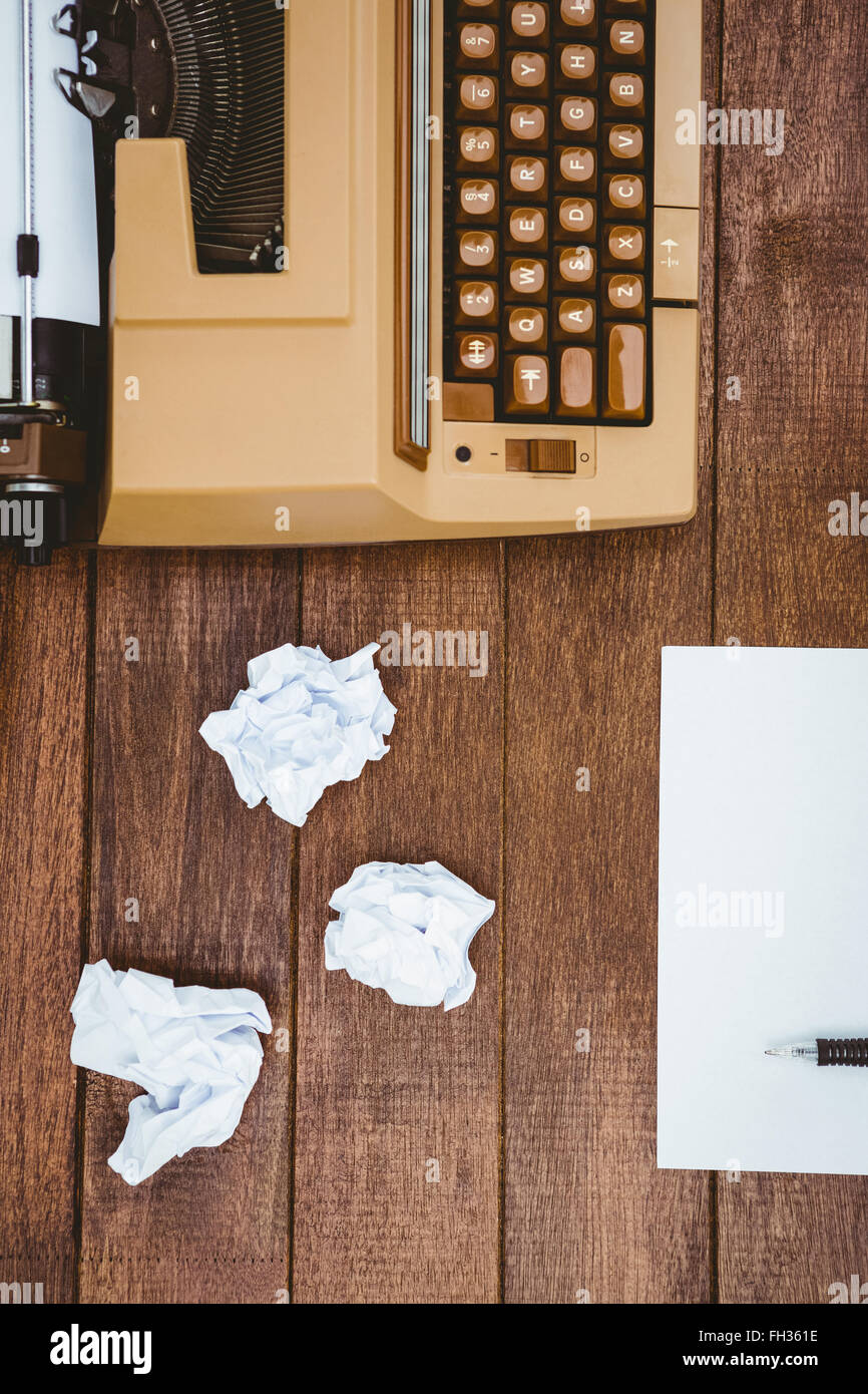 View of an old typewriter and paper Stock Photo - Alamy