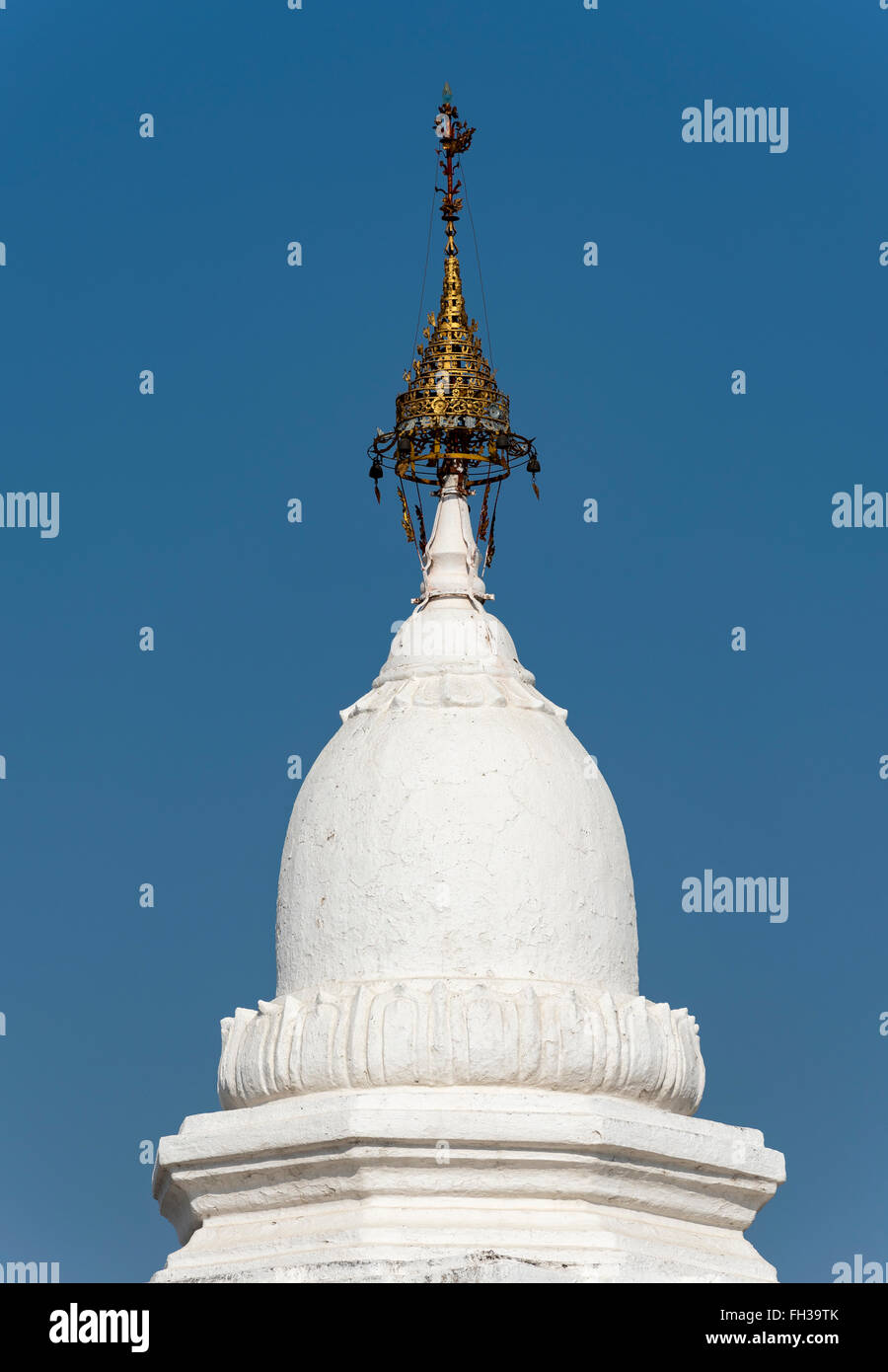 Kuthodaw pagoda pitaka hi-res stock photography and images - Alamy