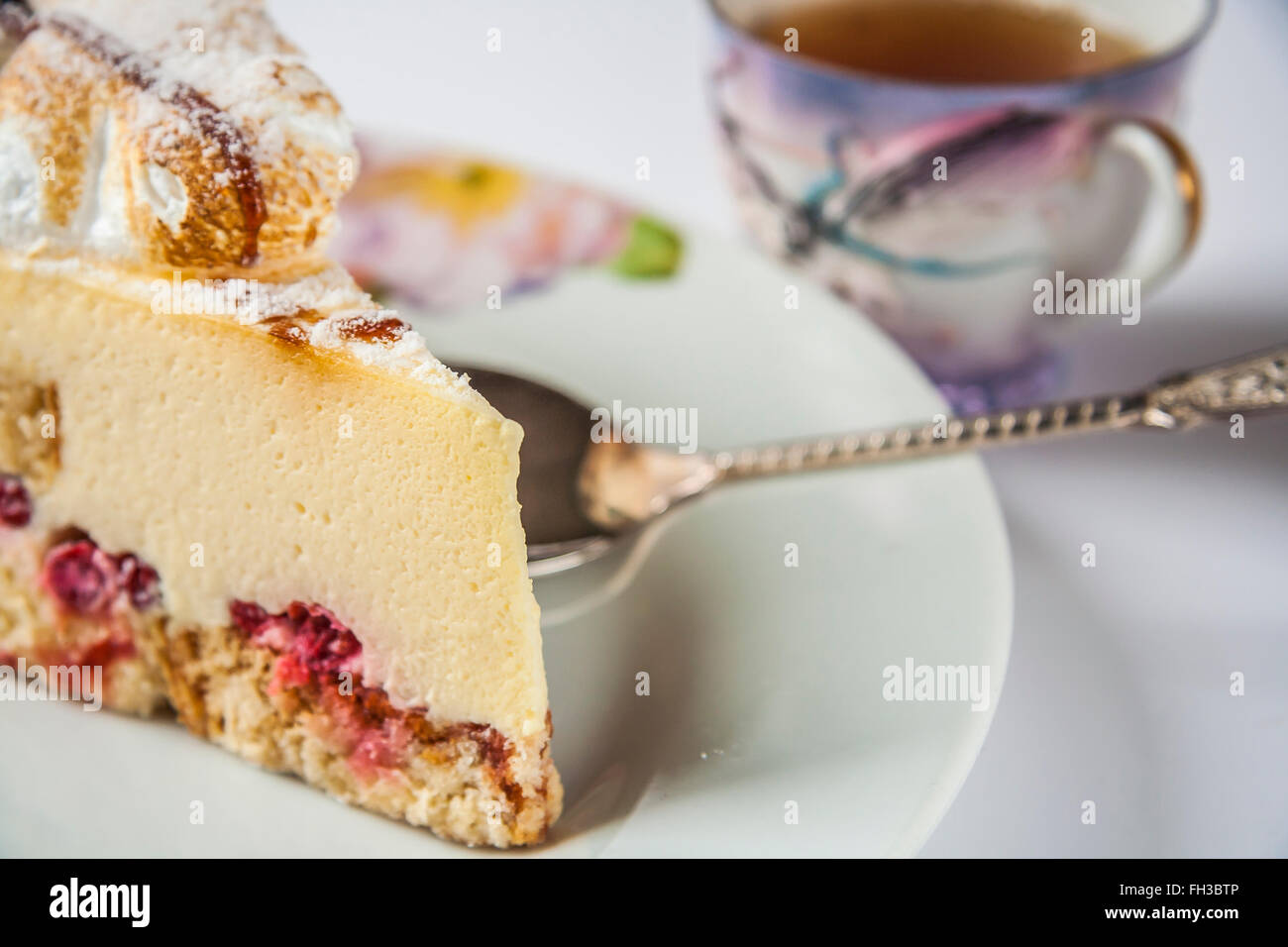 Cup saucer tea cake slice hi-res stock photography and images - Alamy