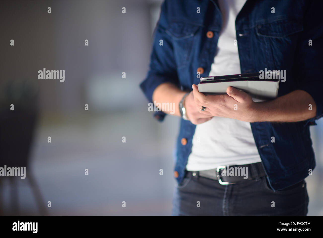 student using tablet computer Stock Photo - Alamy