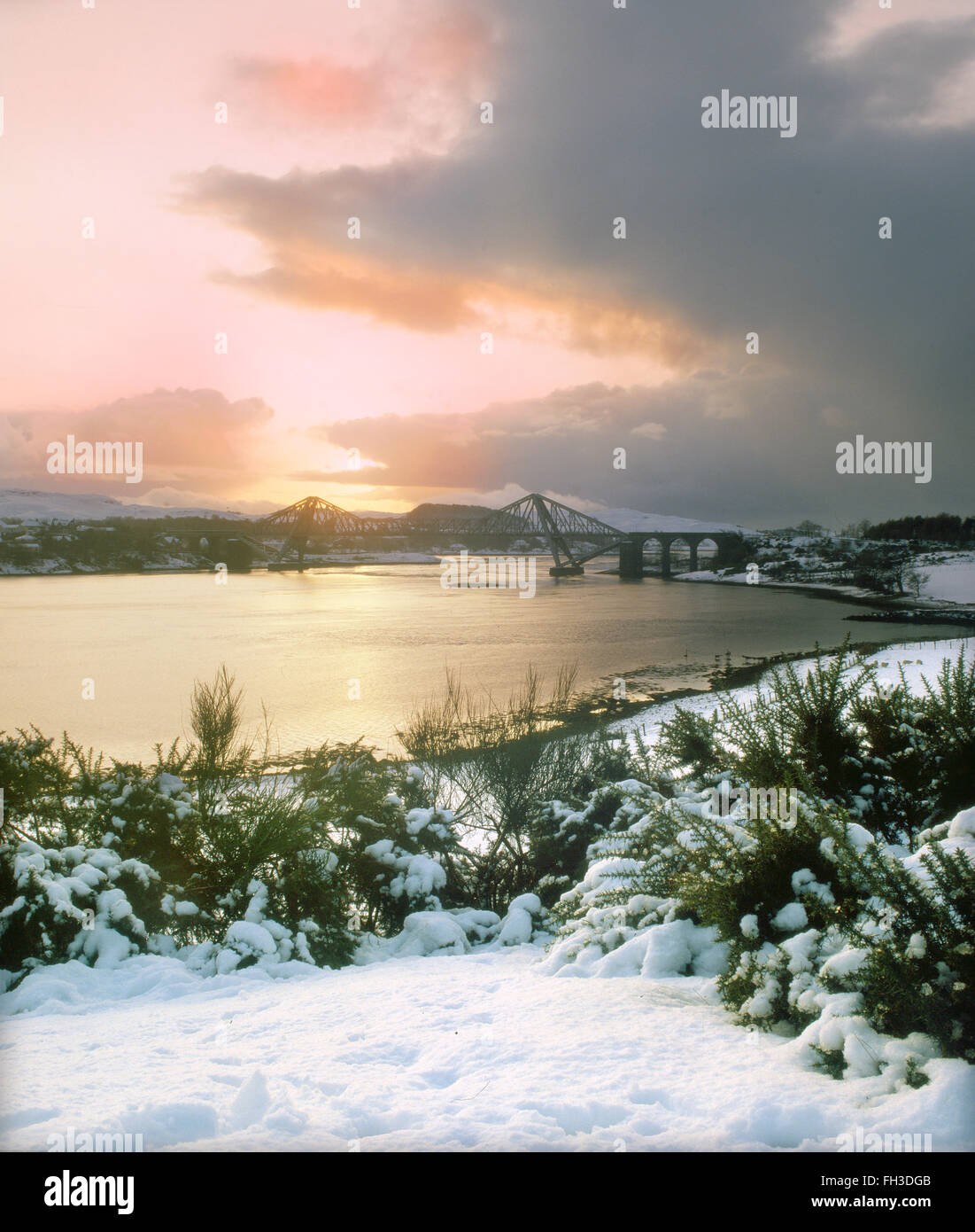 Connel bridge hi-res stock photography and images - Alamy