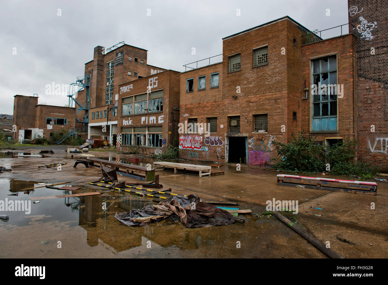 Derelict and abandoned Cannon Brewery (Stones Brewery), Neepsend ...
