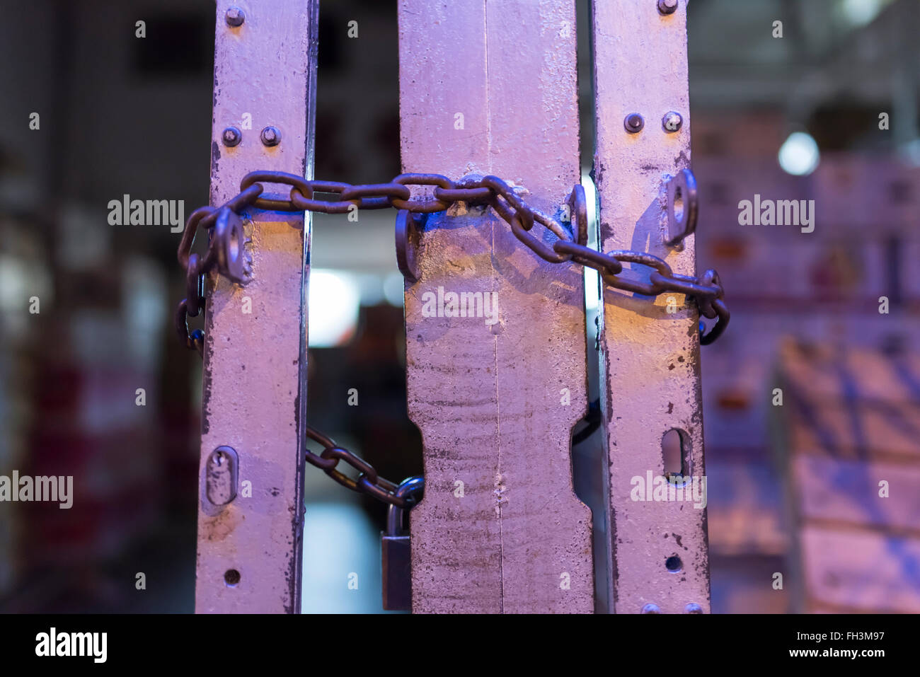 Metal gates prison hi-res stock photography and images - Alamy