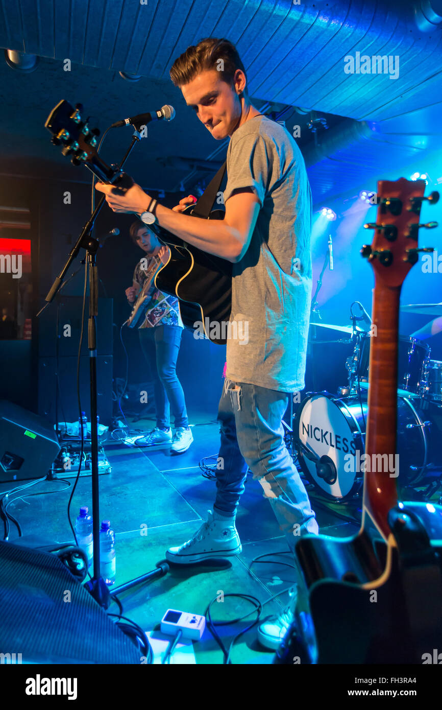 Nickless hi-res stock photography and images - Alamy