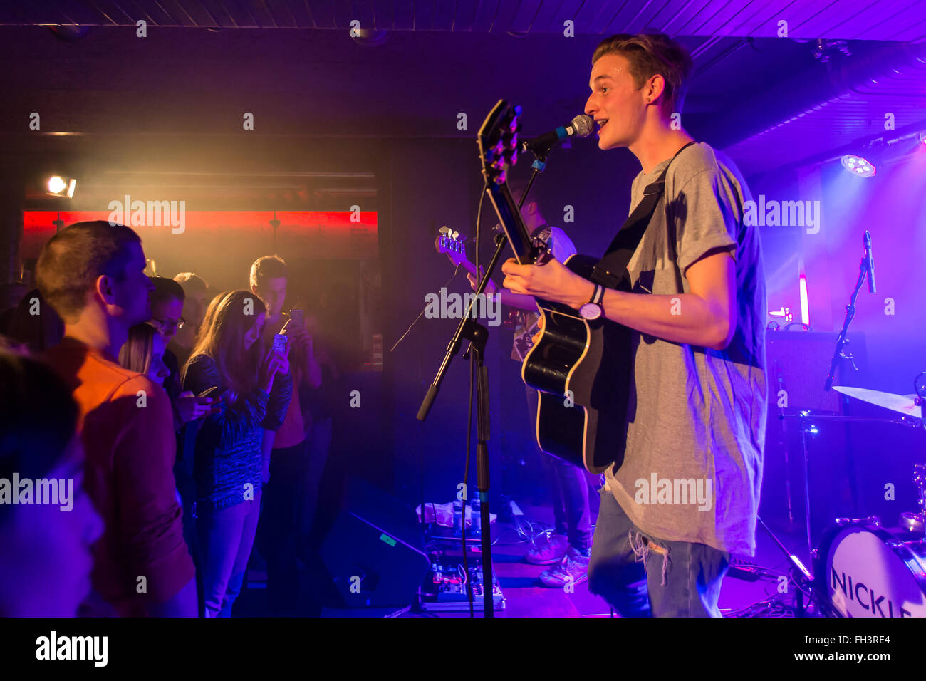 Nickless hi-res stock photography and images - Alamy