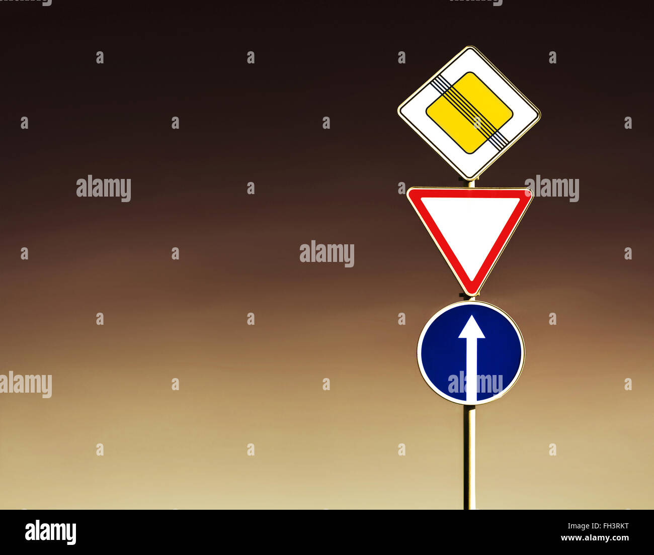 Stop and give way sign hi-res stock photography and images - Alamy