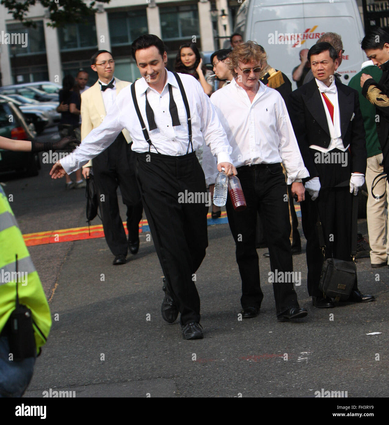 John cusack on the set of hi-res stock photography and images - Alamy