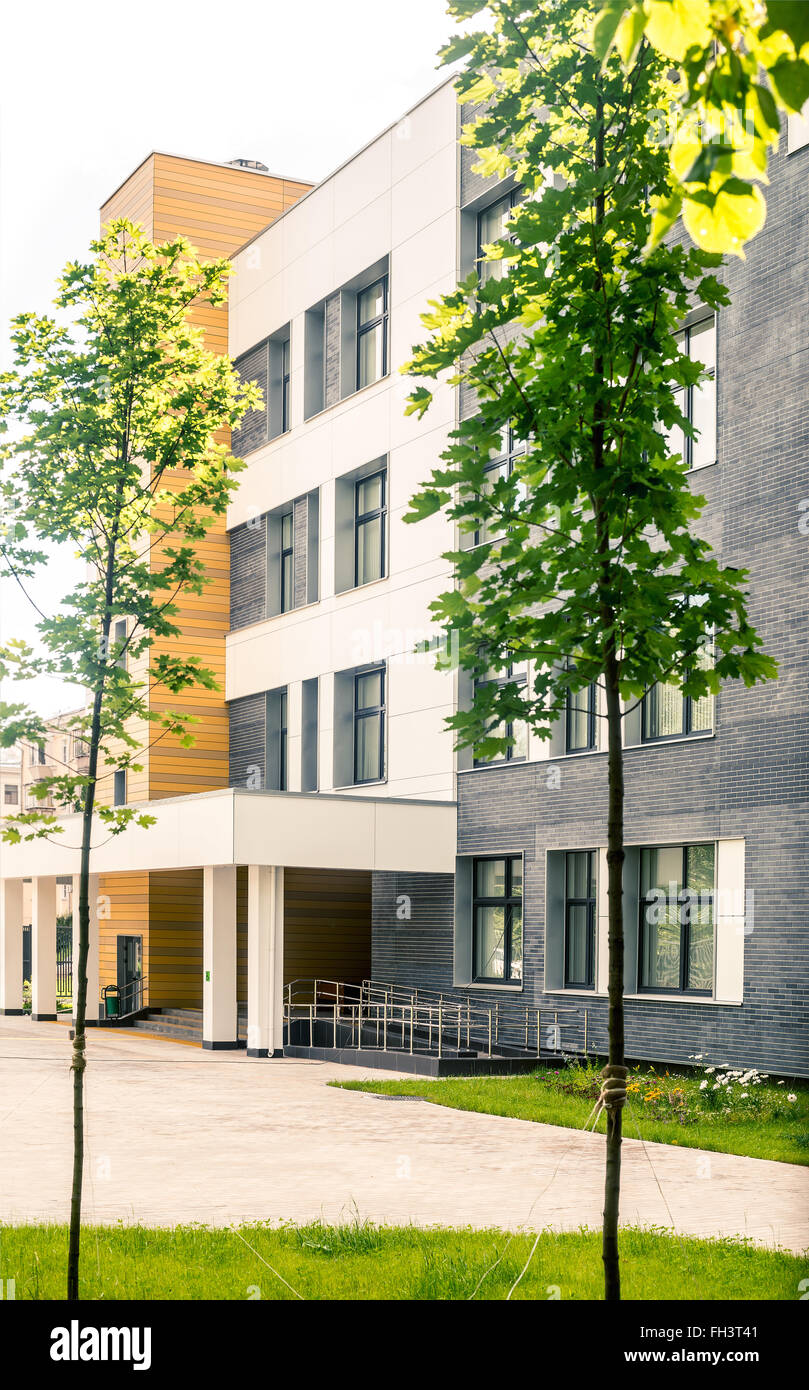 Vertical courtyard apartments hi-res stock photography and images - Alamy