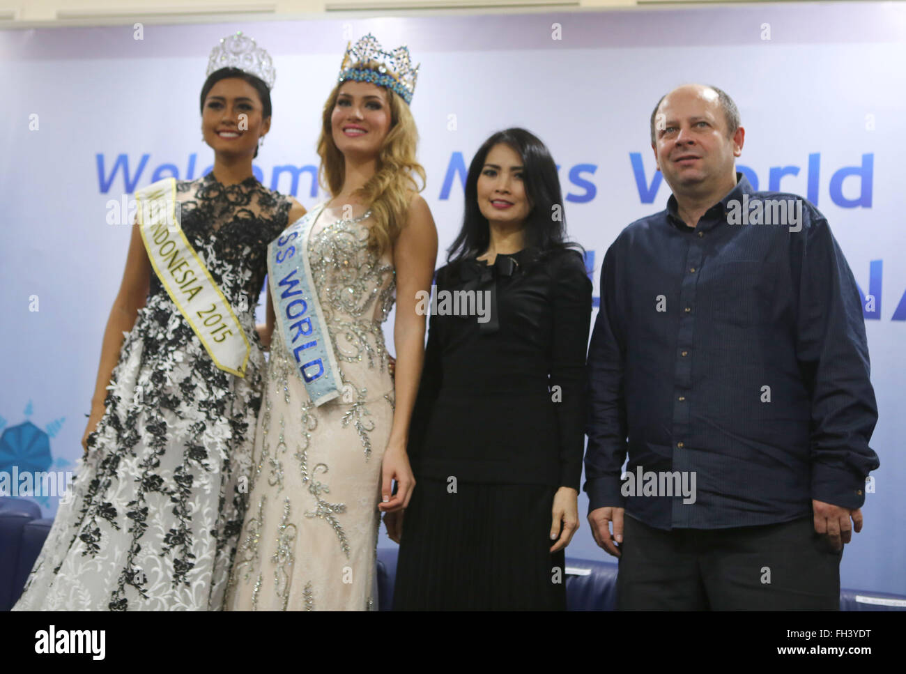 Jakarta, Indonesia. 23rd Feb, 2016. Maria Harfanti(L), Mireia Lalaguna ...