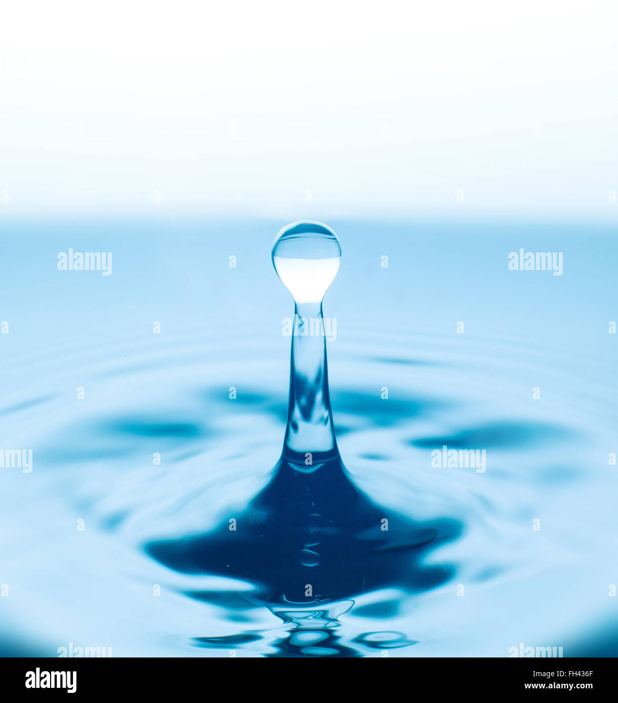 water drops falling Stock Photo - Alamy