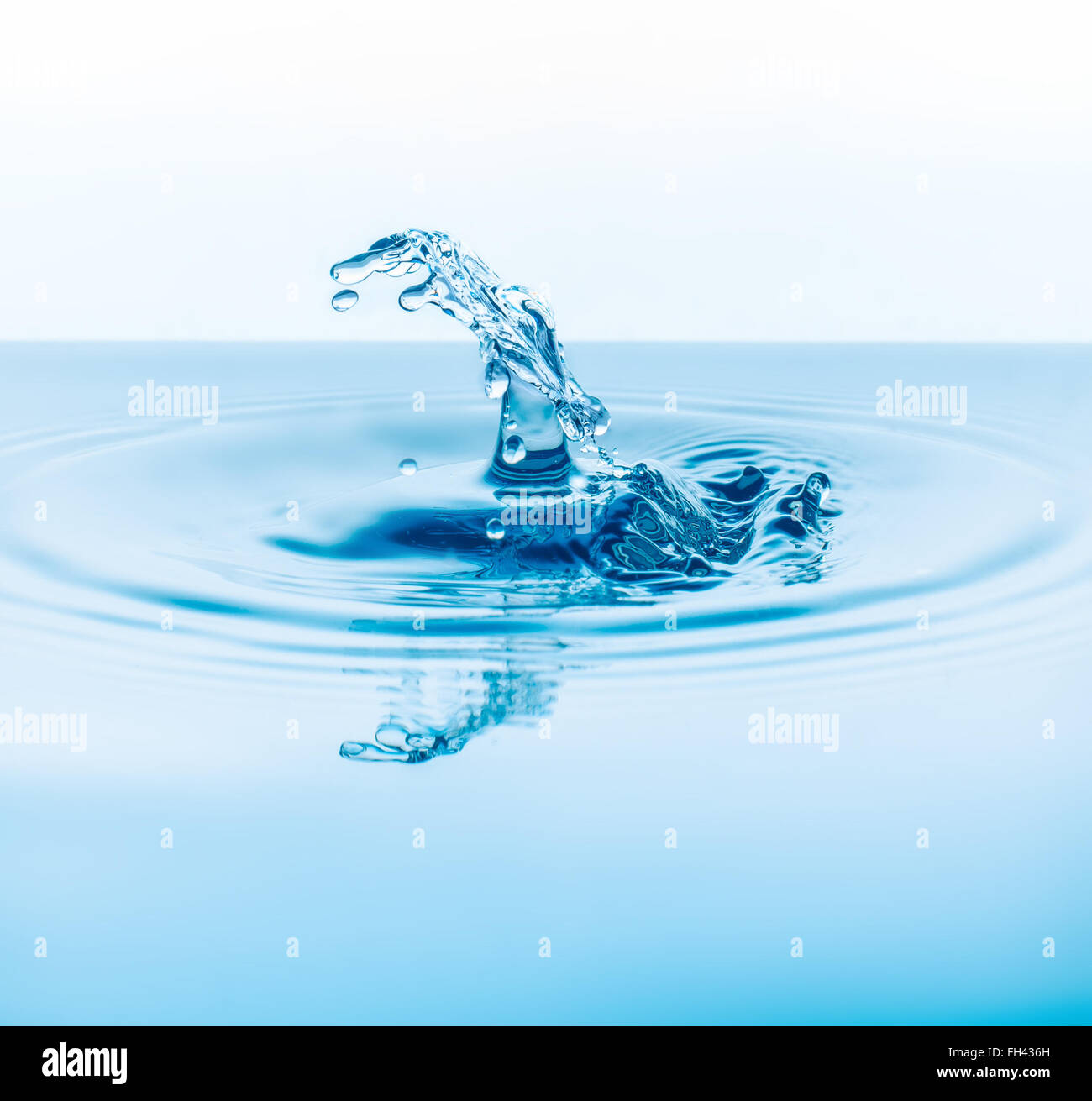 water drops falling Stock Photo - Alamy