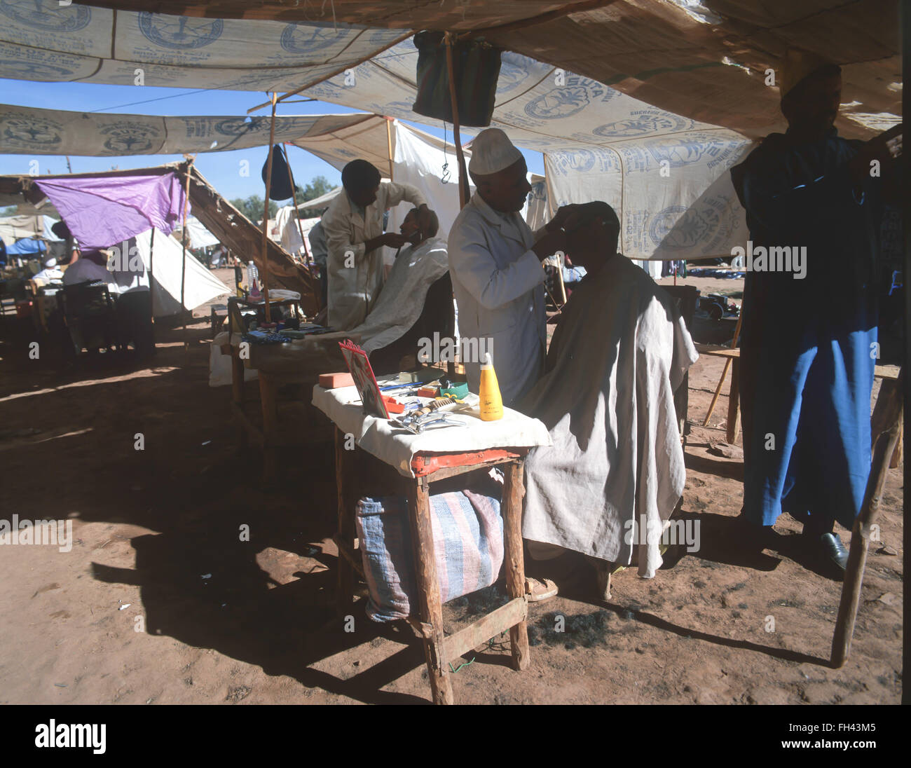Arabic tent hi-res stock photography and images - Alamy
