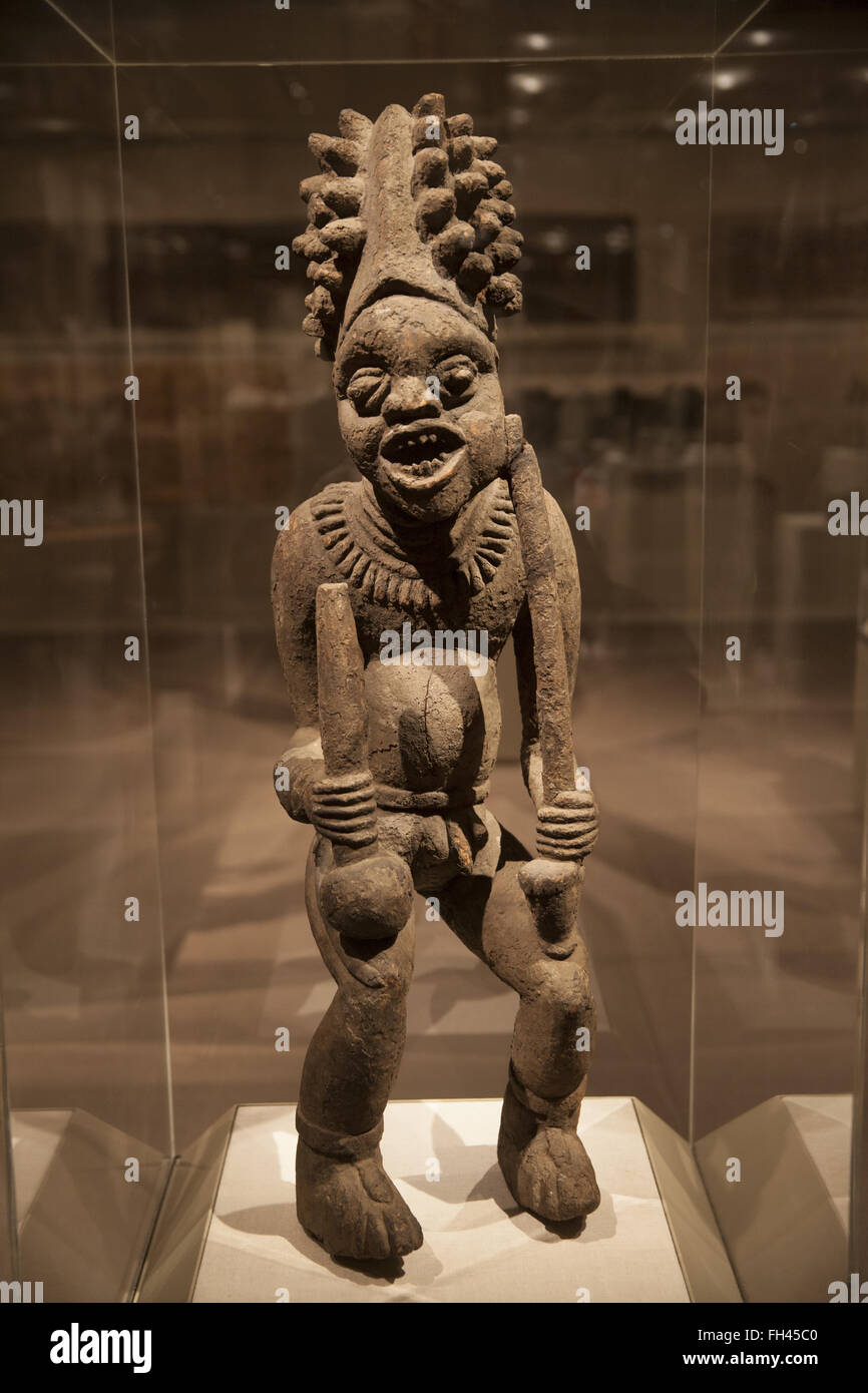 African sculpture 19th century hi-res stock photography and images - Alamy