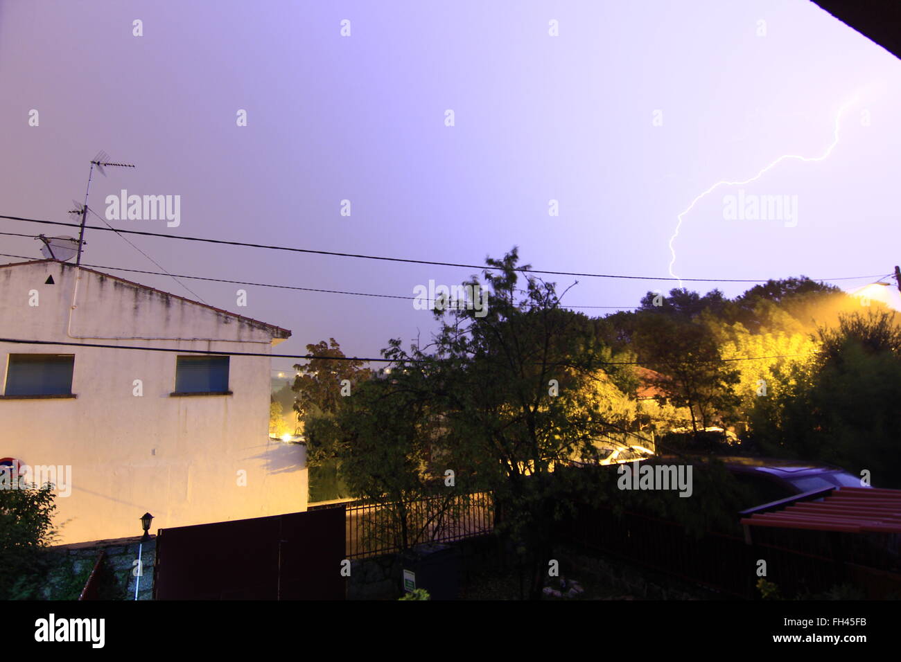 Lightning bolt rain falling in hi-res stock photography and images - Alamy