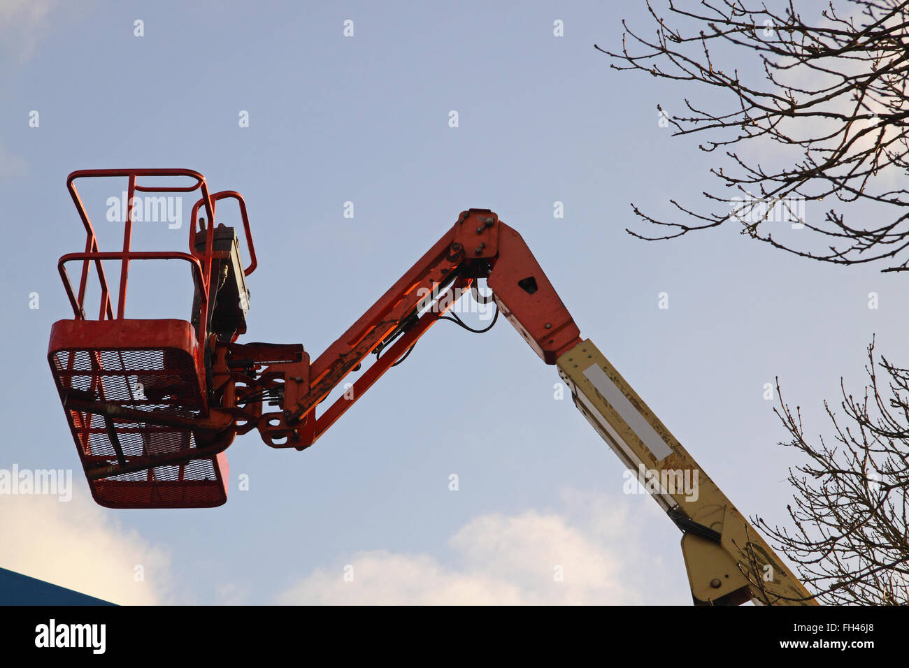 Articulated cherry picker hi-res stock photography and images - Alamy