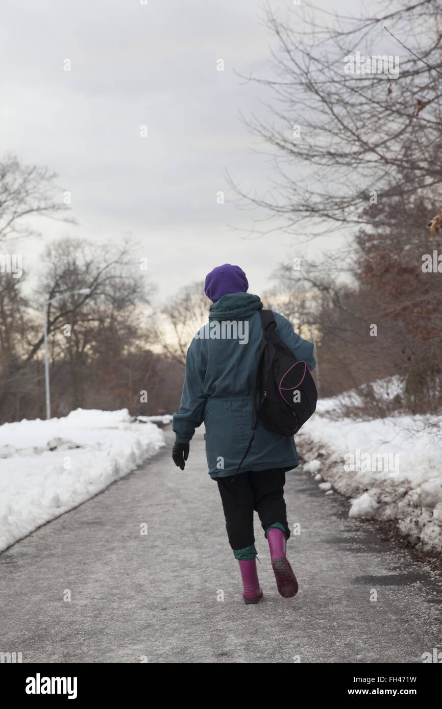 Bundled up hi-res stock photography and images - Alamy