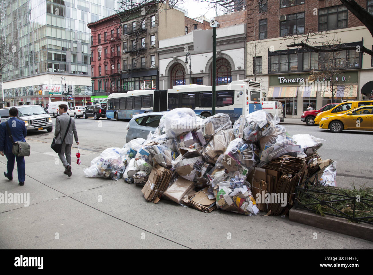 Garbage bags pile new york hi-res stock photography and images - Alamy