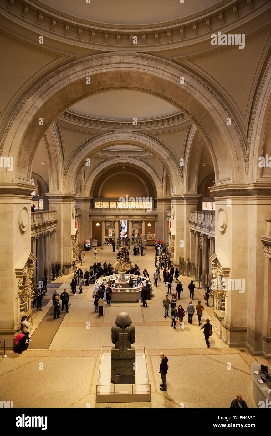 Entry hall at the Metropolitan Museum of Art in New York City Stock ...