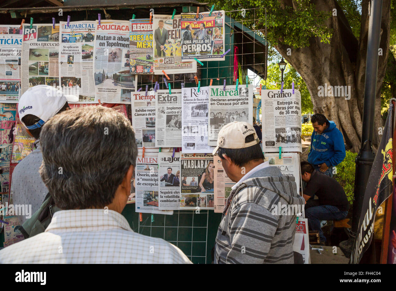 Mexican newspapers hi-res stock photography and images - Alamy