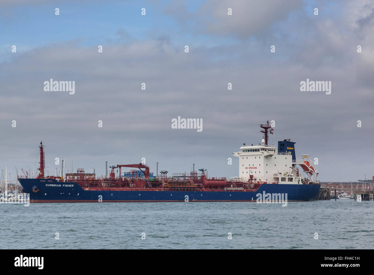 Tanker berth hi-res stock photography and images - Alamy