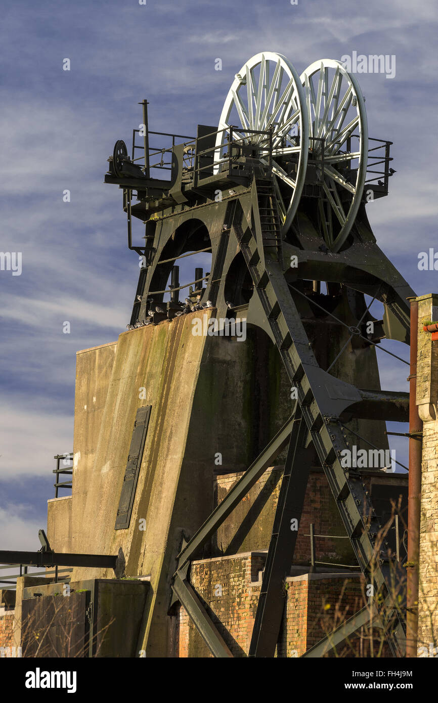Headstocks hi-res stock photography and images - Alamy