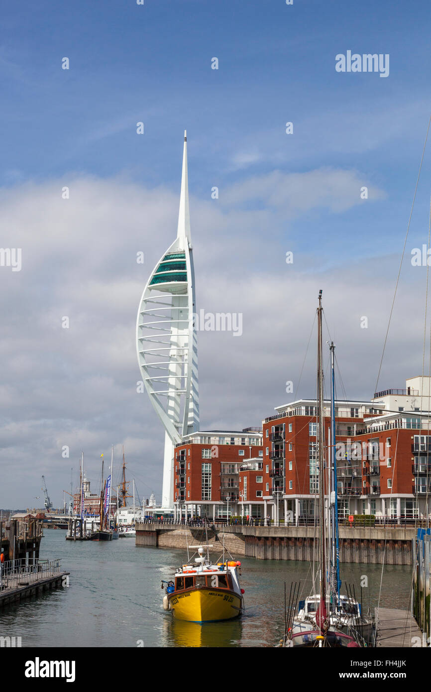 A fishing boat approaches a jetty in the Camber Dock, Portsmouth with ...