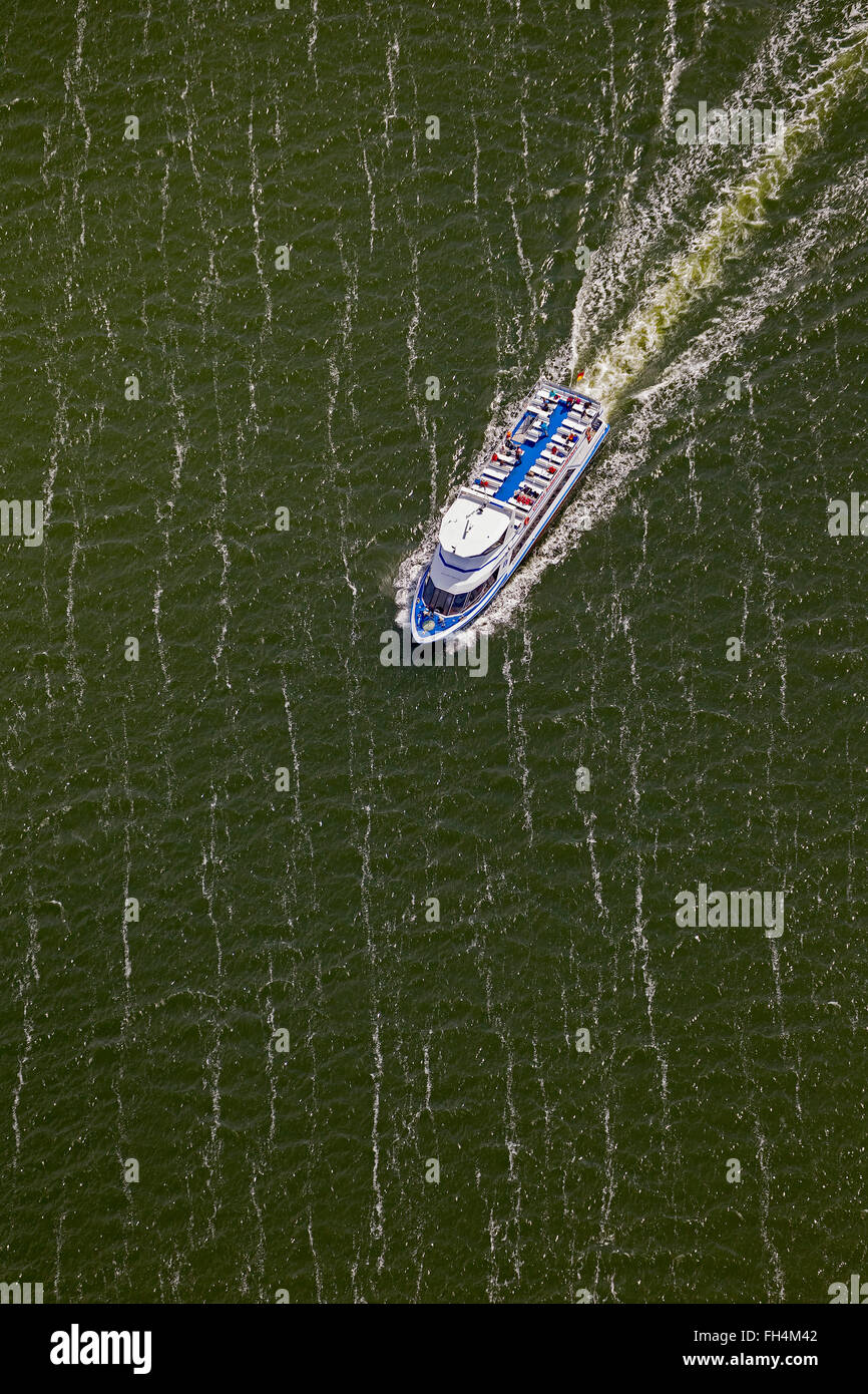 Aerial view, ferry from Rügen Hiddensee on the Schaproder Bodden, bow ...