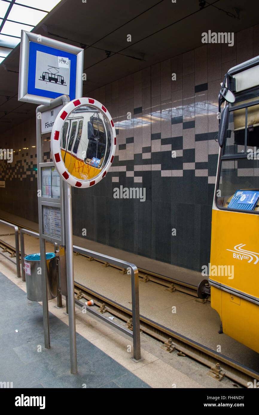 Tram stops hi-res stock photography and images - Alamy