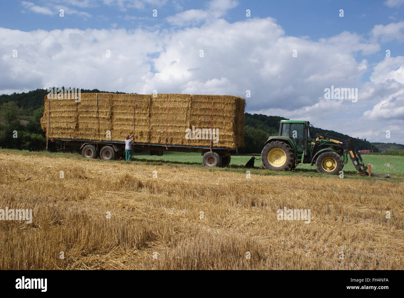 Straw bales and tractors hi-res stock photography and images - Alamy