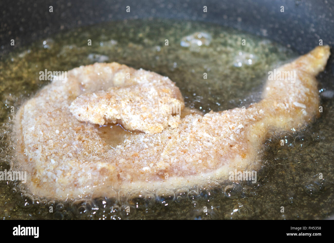 Fried chicken olive oil hi-res stock photography and images - Alamy