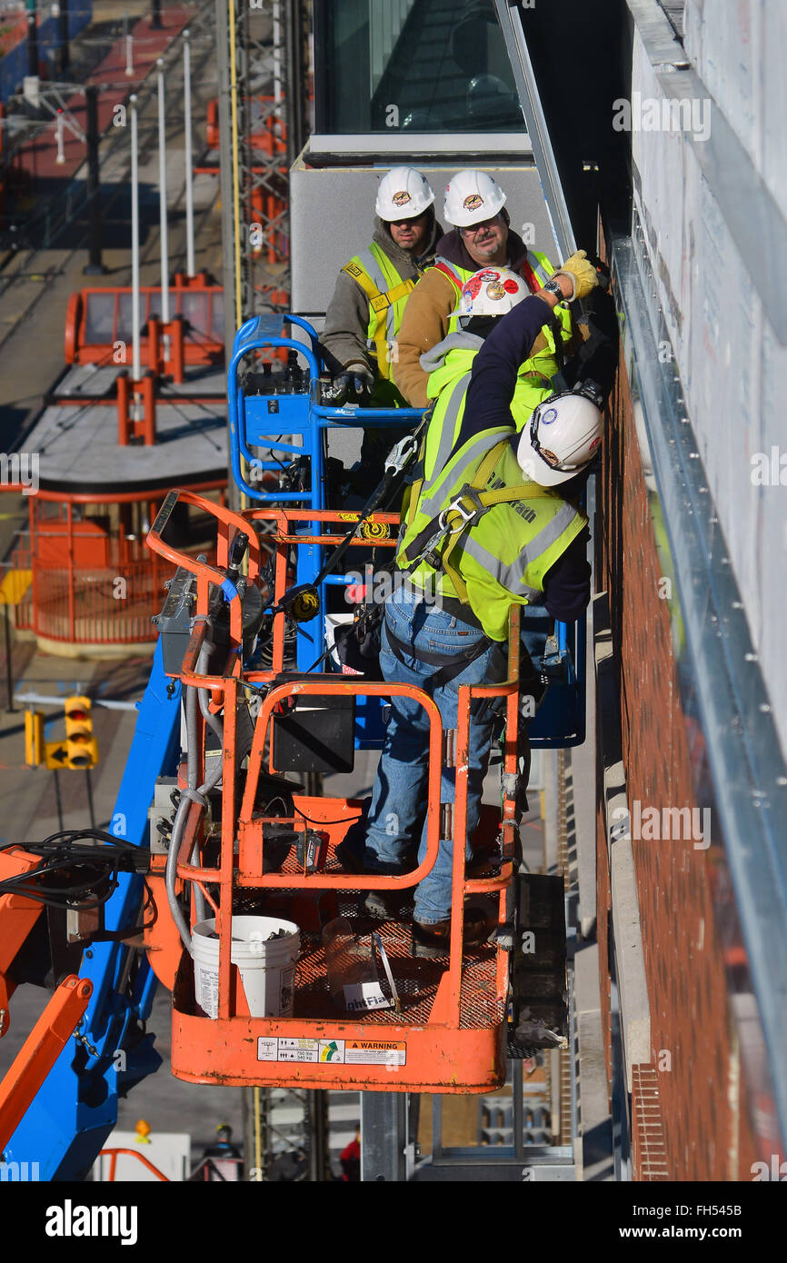Building Construction, Men working Stock Photo - Alamy