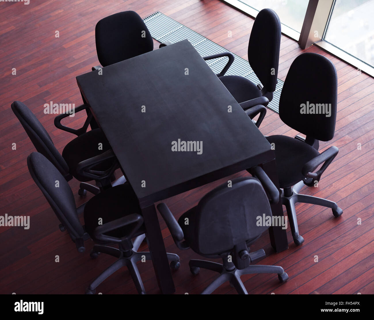 Empty small conference room table hi-res stock photography and images ...