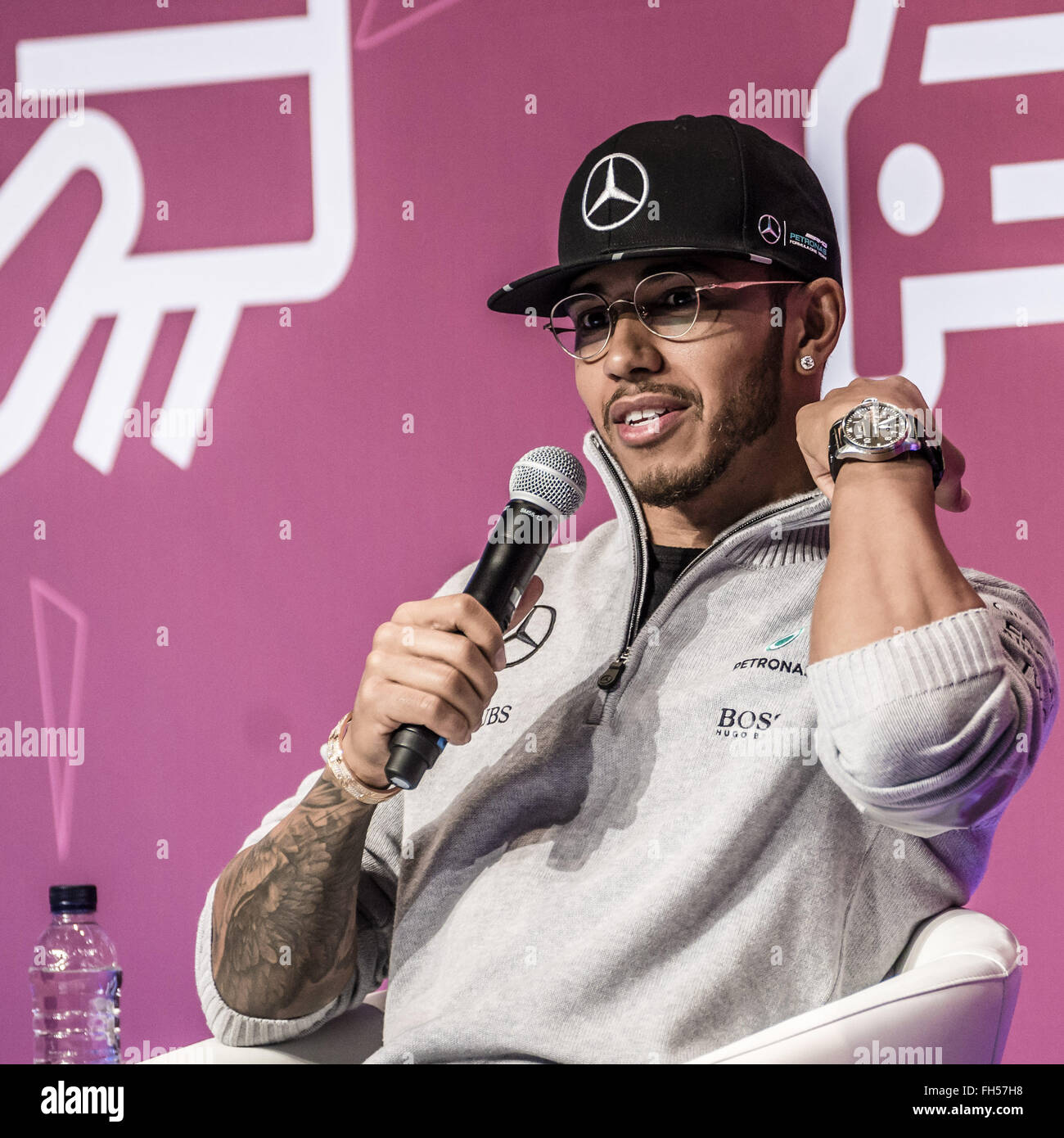 Lewis hamilton speaks hi-res stock photography and images - Alamy