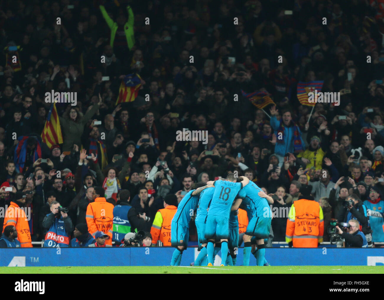 Emirates stadium lionel messi hi-res stock photography and images - Alamy