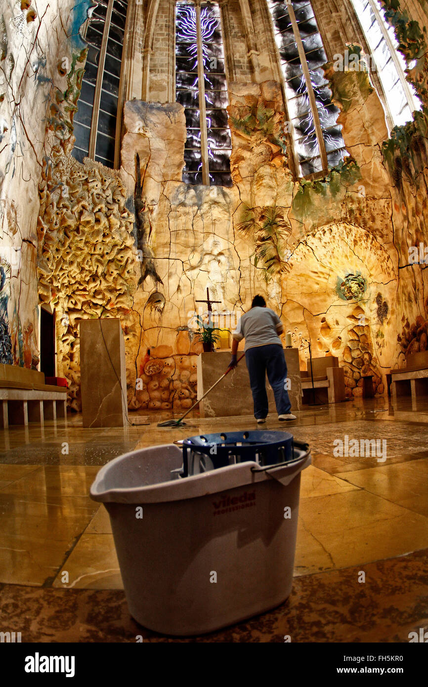 Altar cleaning hi-res stock photography and images - Alamy