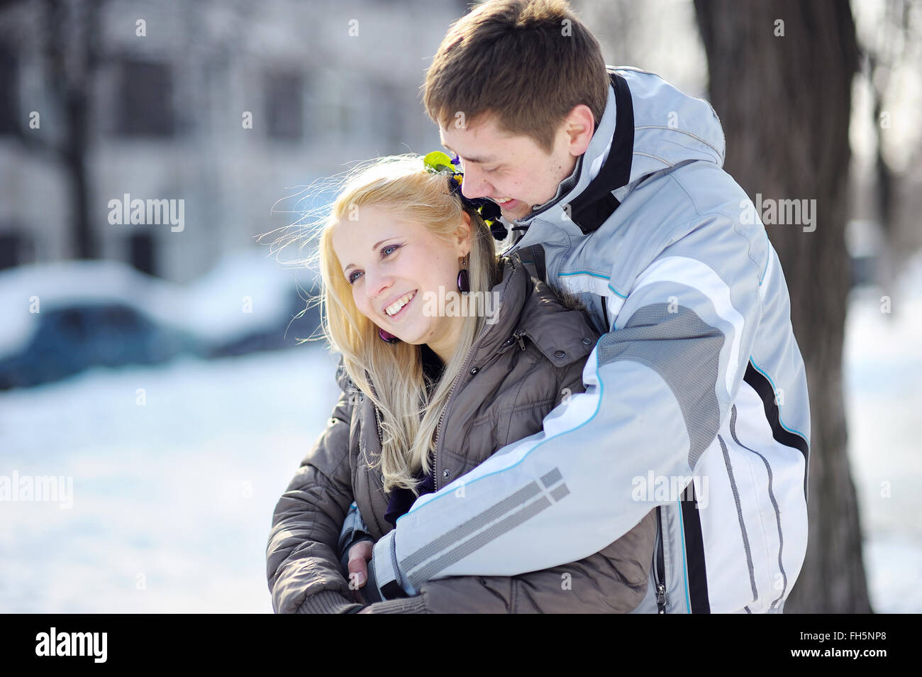 Couple people winter landscape hi-res stock photography and images - Alamy
