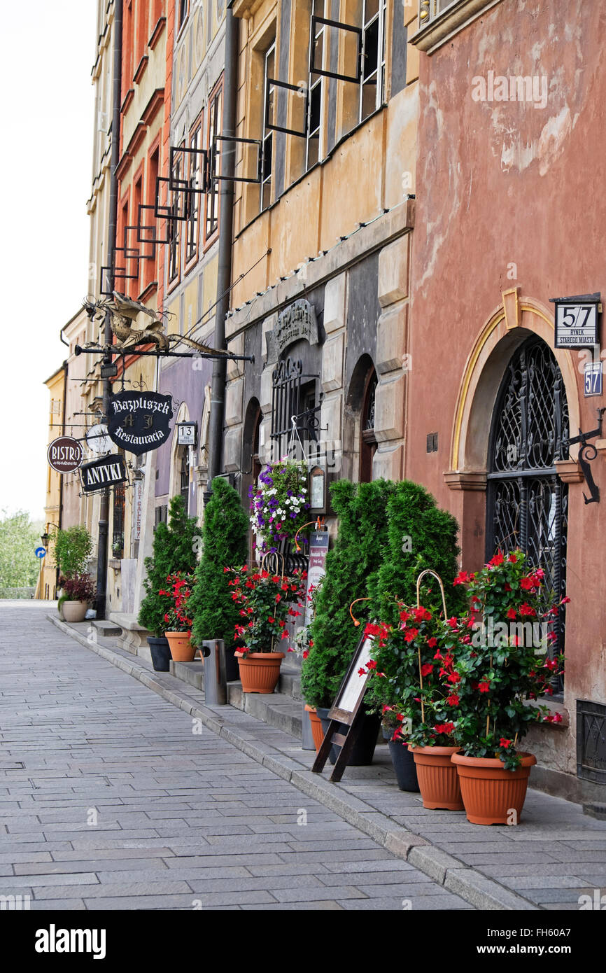 Europe european storefront storefronts hi-res stock photography and ...